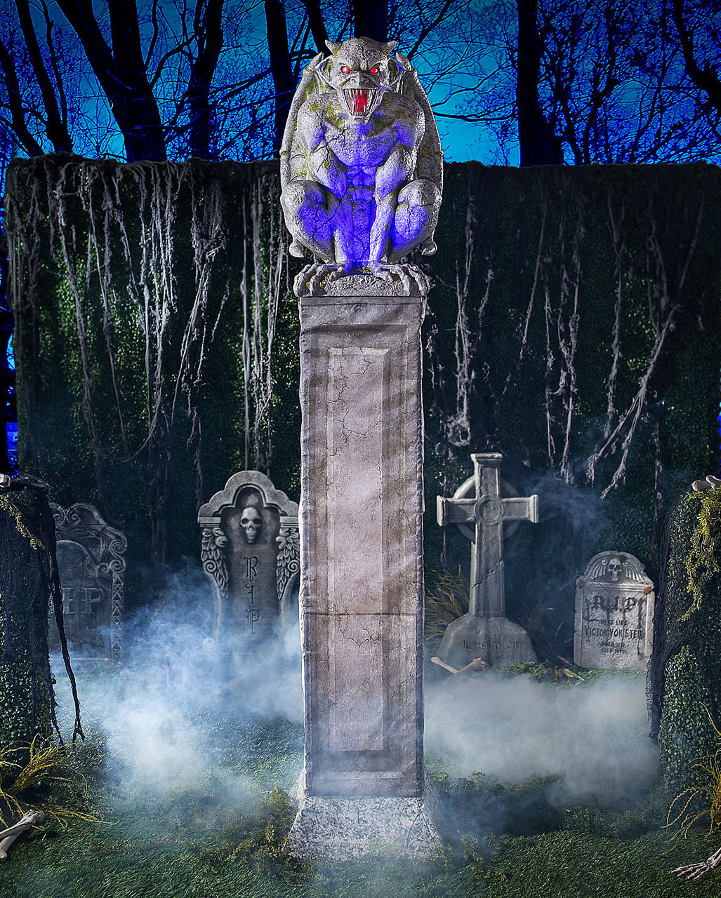 Gargoyle Gatekeeper On Pillar With Light & Sound 244cm | Horror-Shop.com