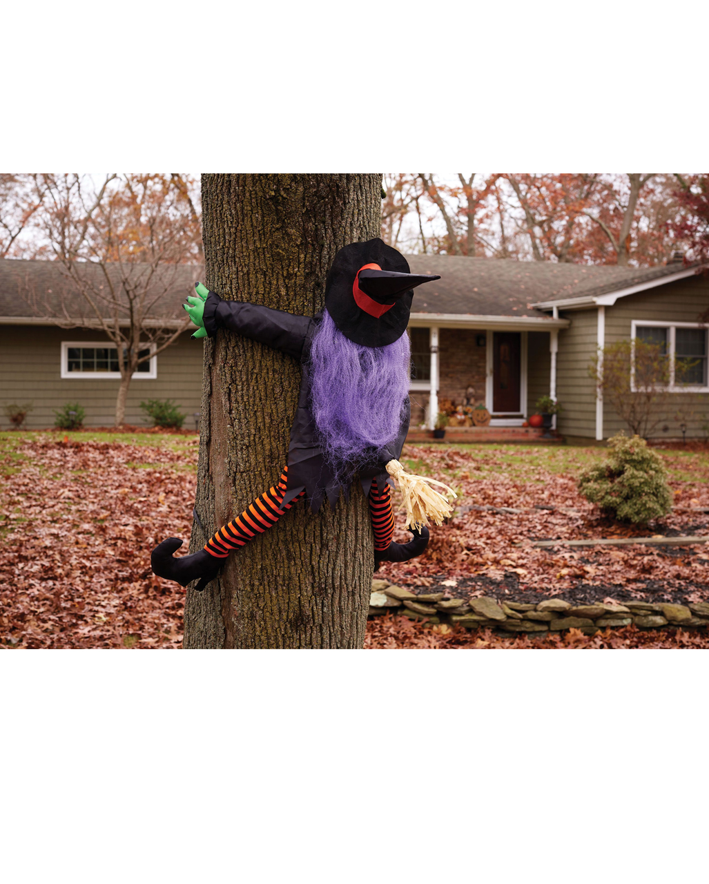 Tree Hugging Witch Decoration | Don't Drink and Fly! | Horror-Shop.com