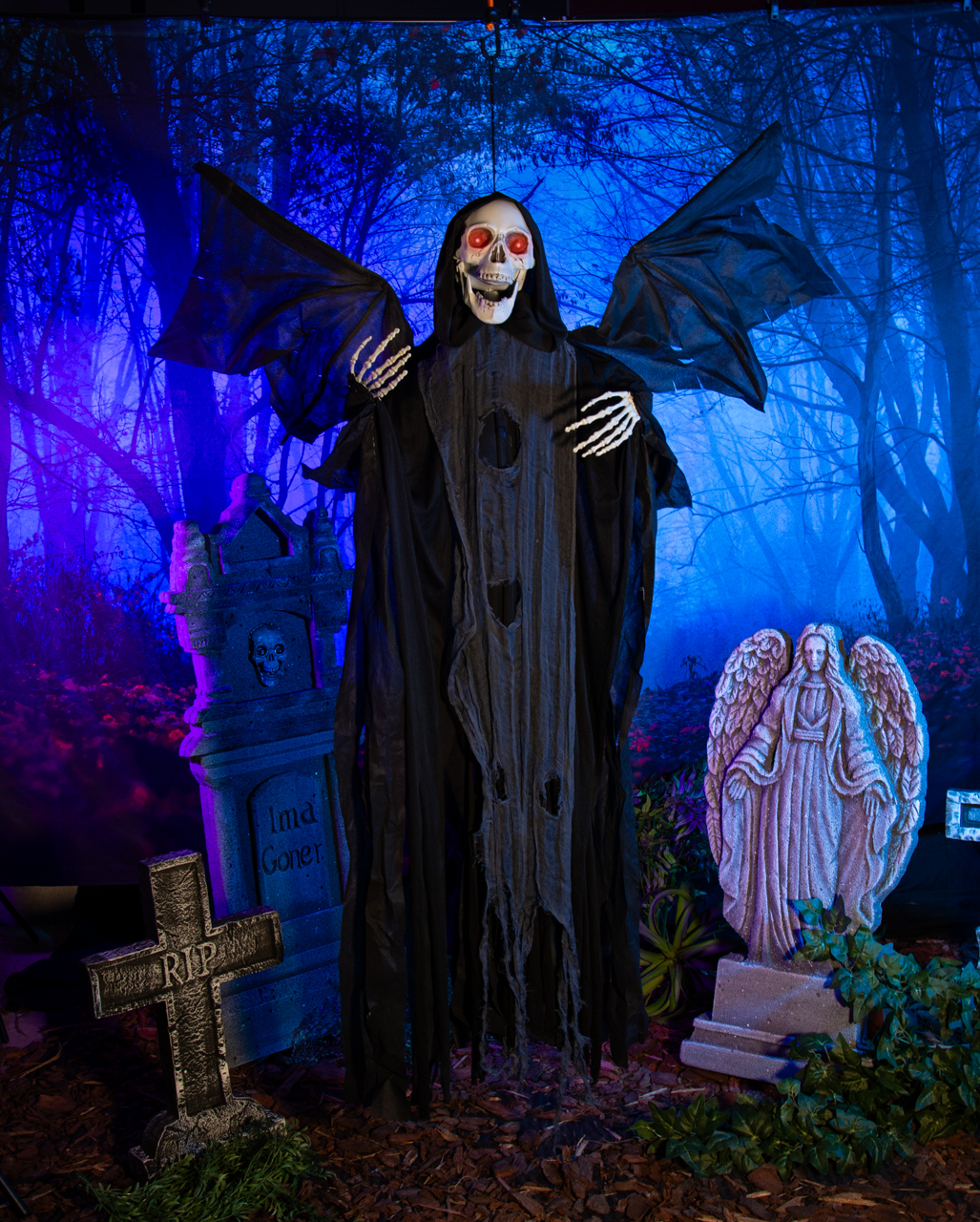 Wing-flapping Skeleton Reaper With Sound & Light 153cm ★ | Horror-Shop.com
