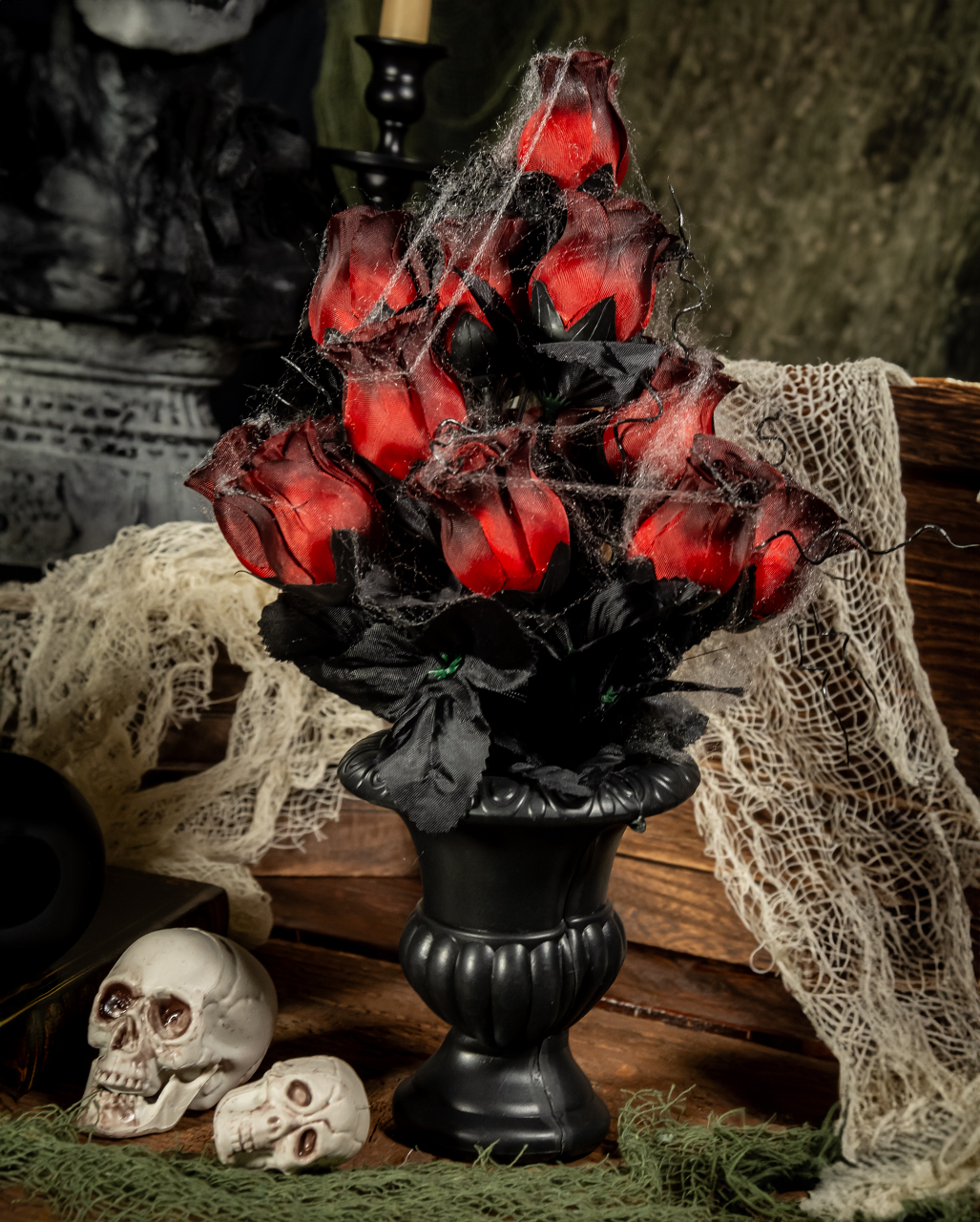 Gothic Vase With Red Faded Roses & Cobwebs ★ | Horror-Shop.com