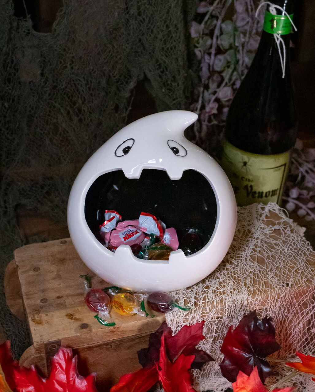 Creepy Ghost Candy Bowl ★ Trick or Treat | Horror-Shop.com