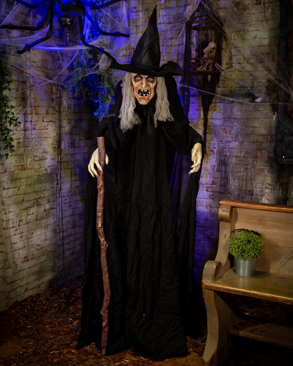 Halloween Animatronic Hexe Agatha 180cm für 🎃 kaufen | Horror-Shop.com
