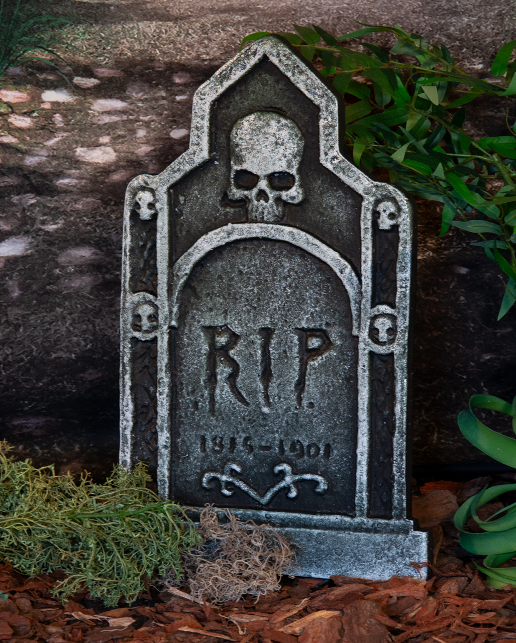 Halloween Grabstein 1816-1901 mit Totenkopf 53cm Friedhof Deko | Horror ...