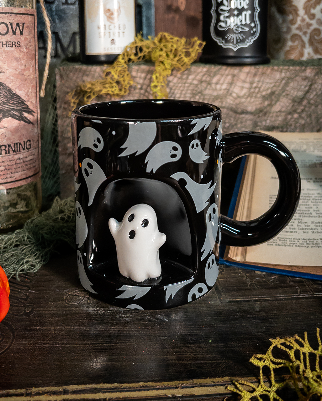 Schwarze Halloween Tasse mit Mini Geist | Geschenkartikel | Horror-Shop.com