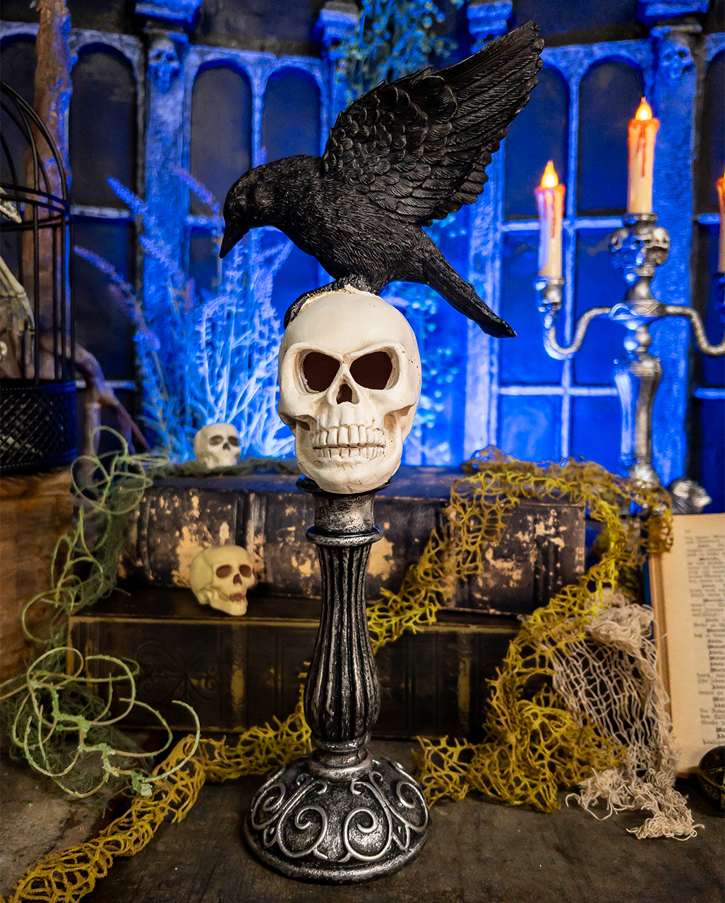 Skull Bust With Raven With Spread Wings & LED 35cm | Gothic home decor ...
