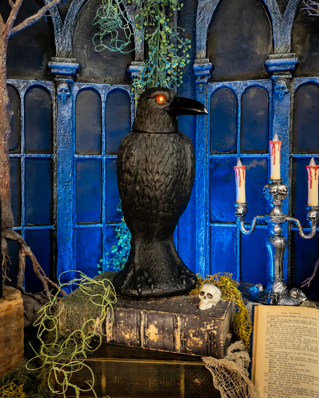 Bewitched Black Raven With Movement, Light & Sound 39cm ★ | Horror-Shop.com