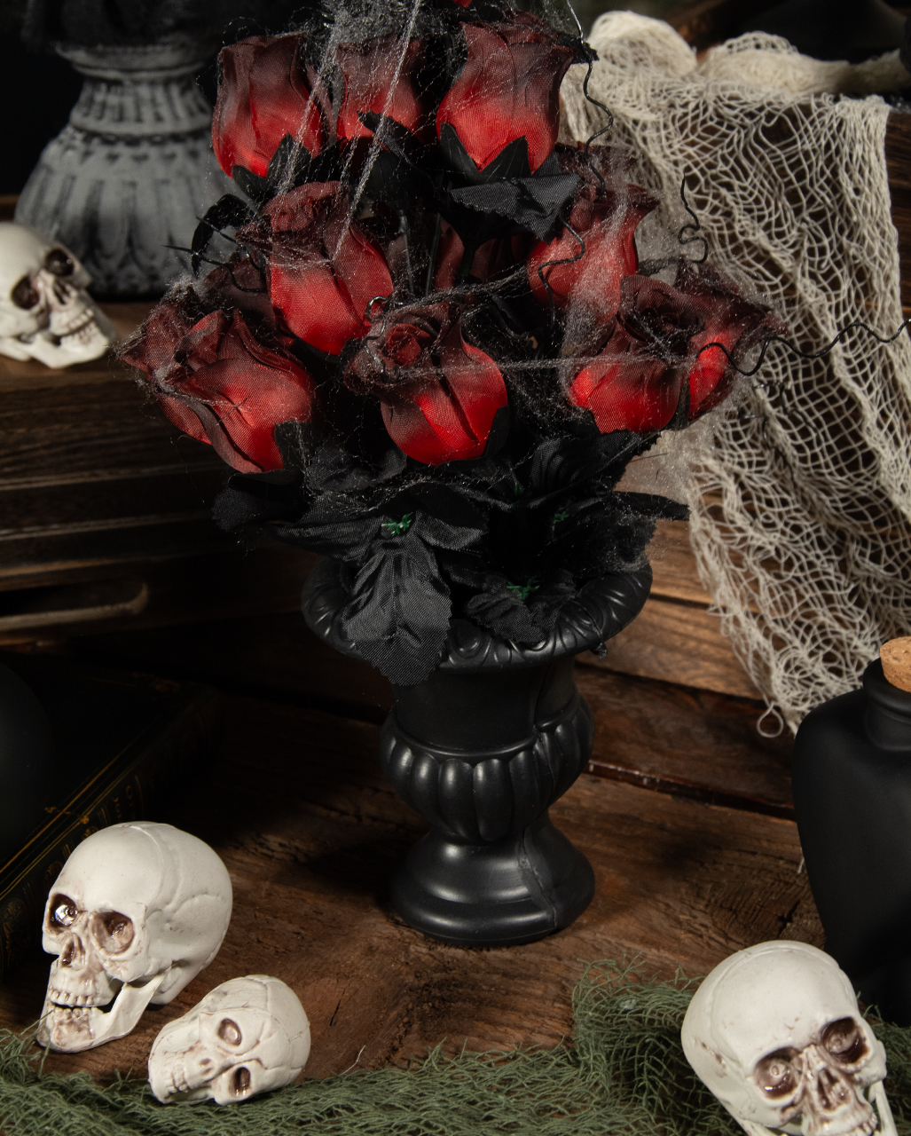 Beige Totenköpfe als Deko 4x4cm -10er-Set für Halloween | Horror-Shop.com