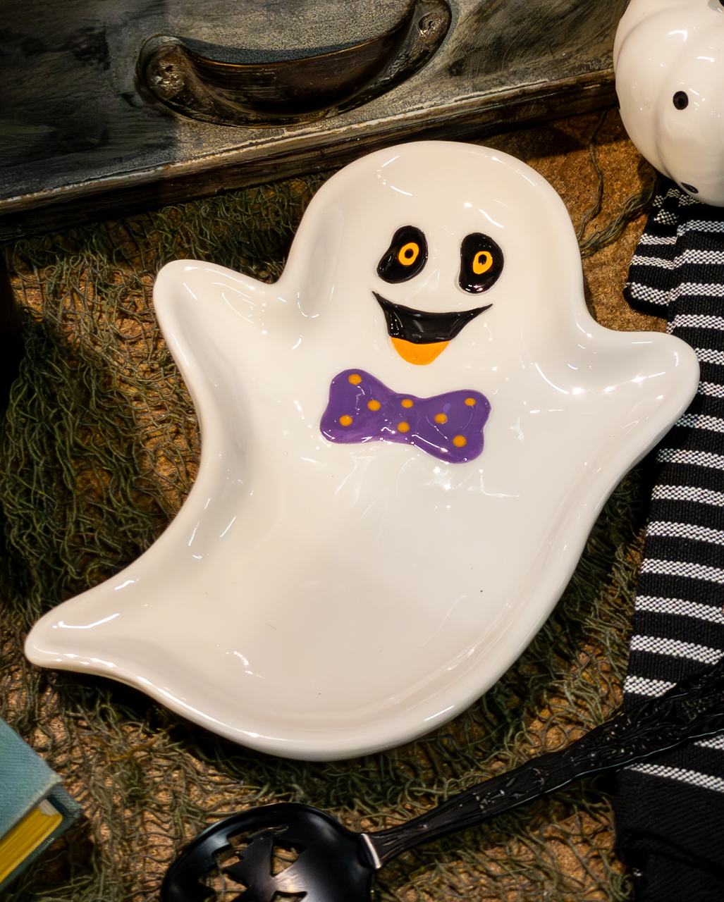 Small Ghost Ceramic Plate 17cm for Halloween! | Horror-Shop.com