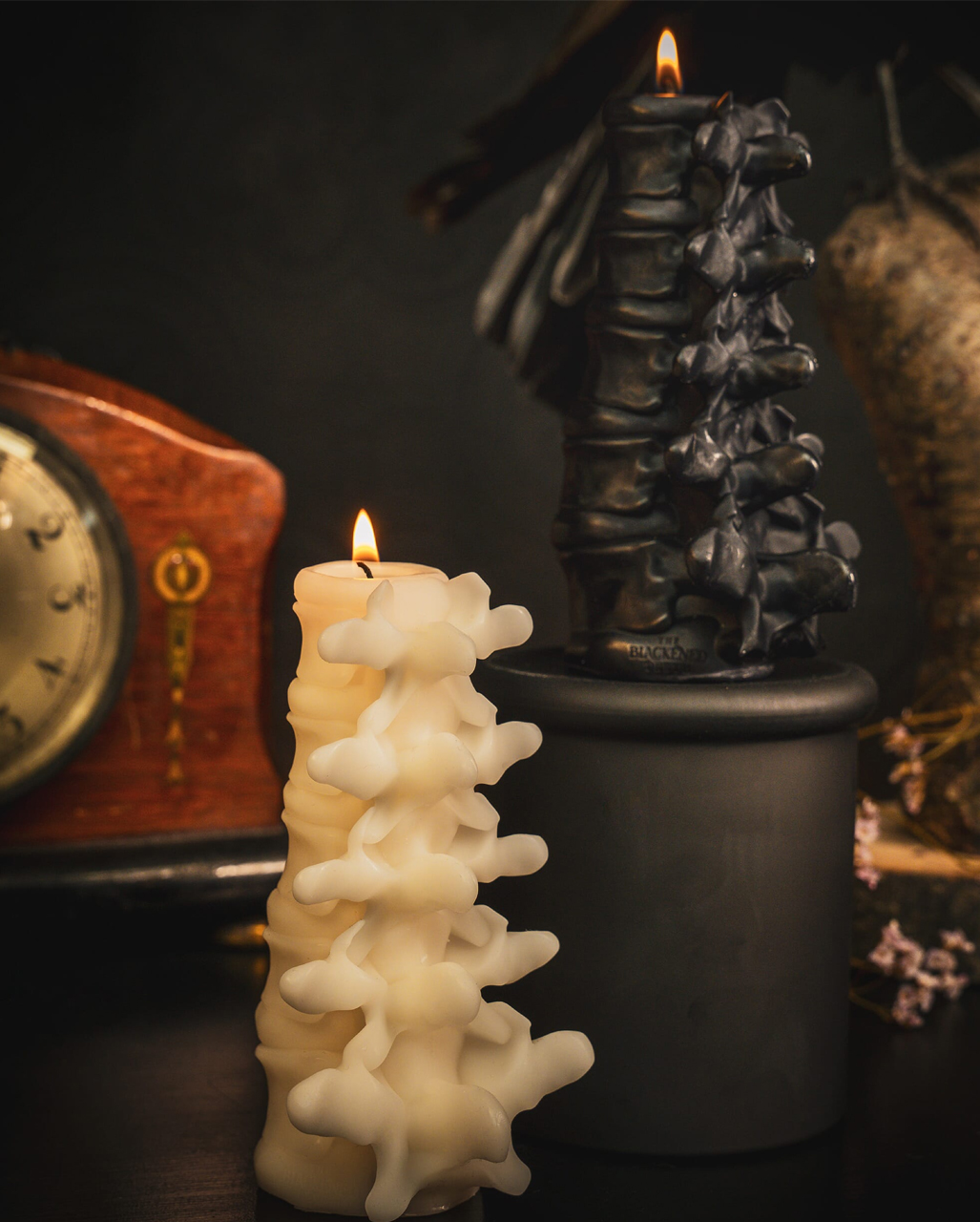 Black Spine Candle 13cm | Buy online HERE | Horror-Shop.com