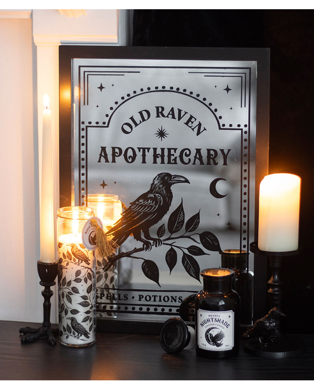 Black Raven Claw Candlestick 12.5cm as table decoration | Horror-Shop.com