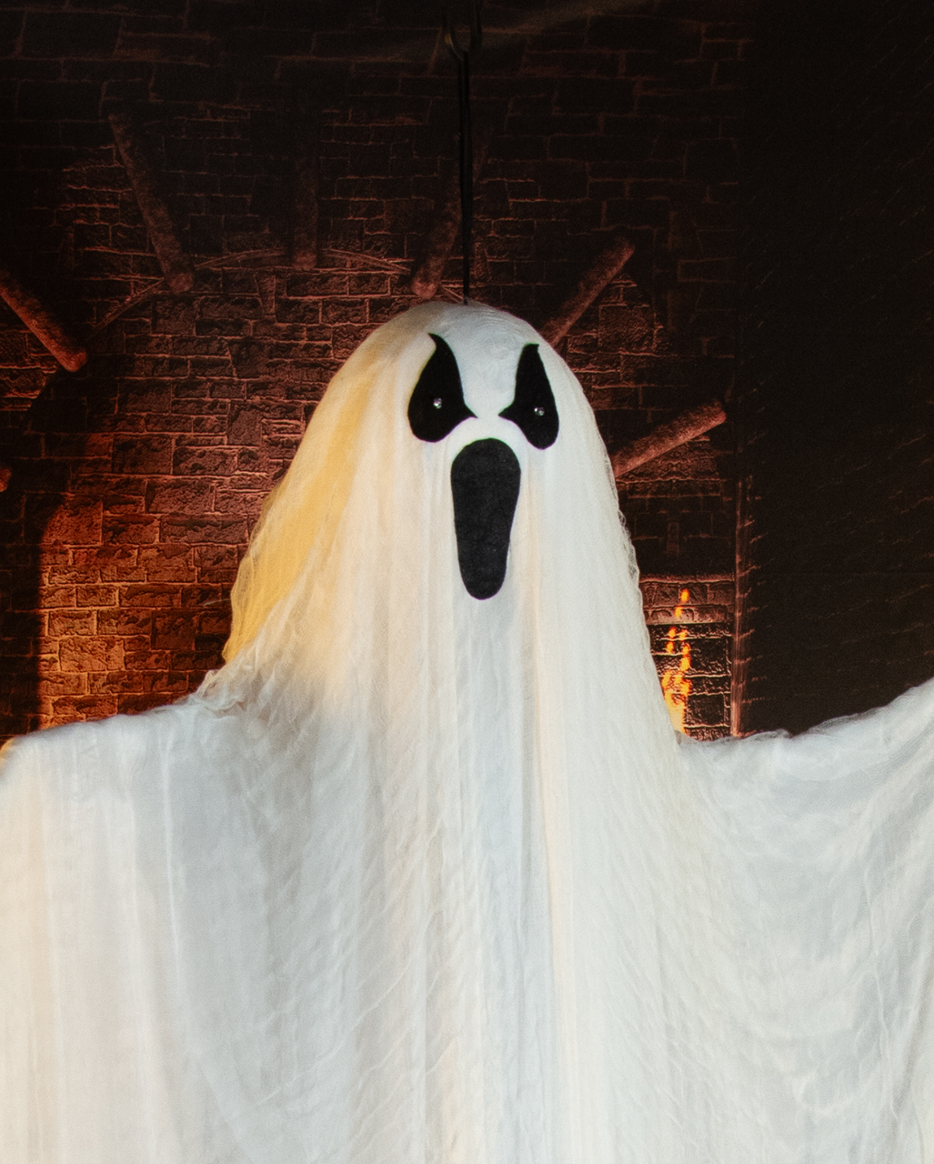 White Ghost With Motion, Light & Sound 153cm order | Horror-Shop.com