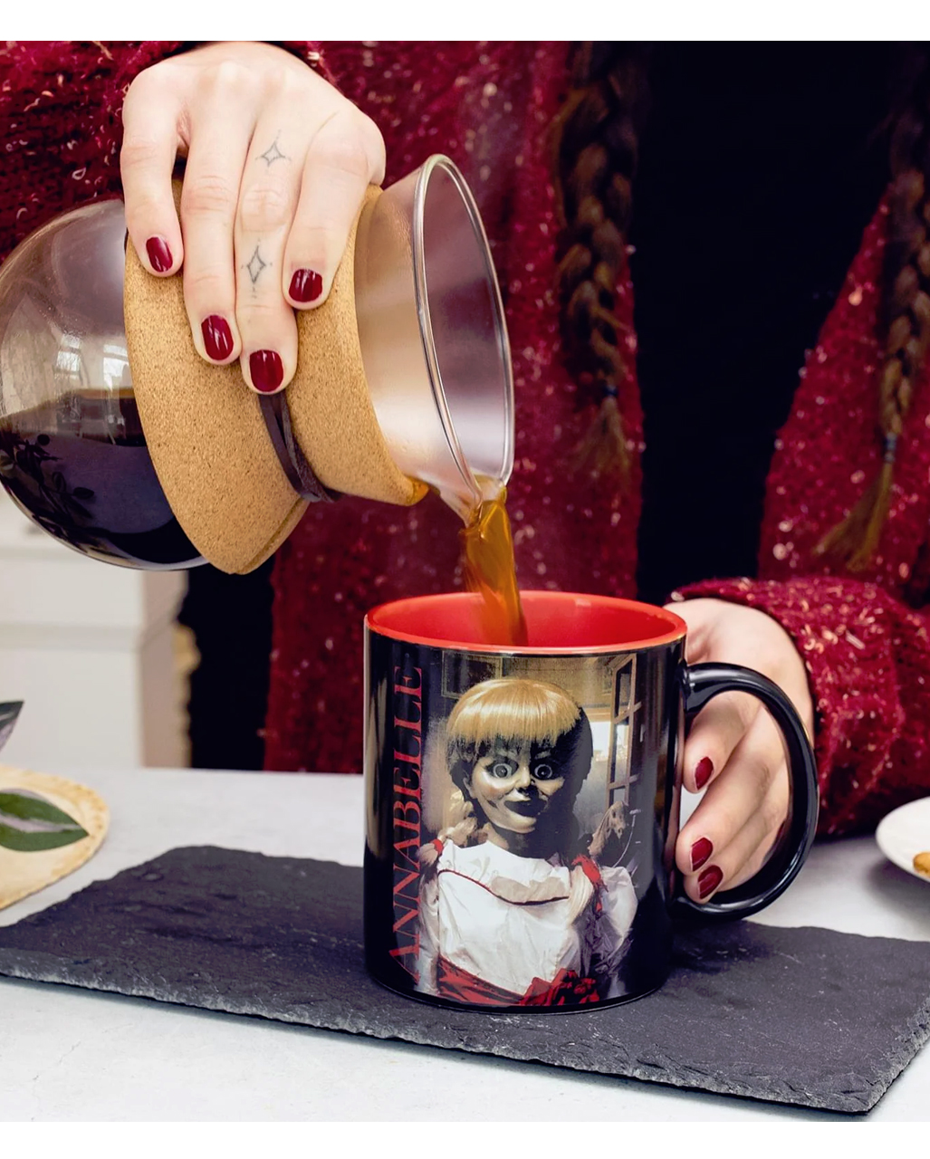 Annabelle The Conjuring Tasse als Geschenkartikel & Merch | Horror-Shop.com