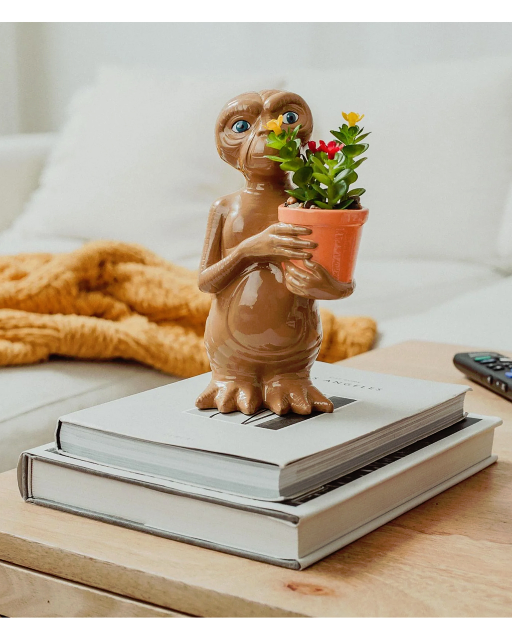 E.T. - The Alien Pot With Plant as a gift item | Horror-Shop.com